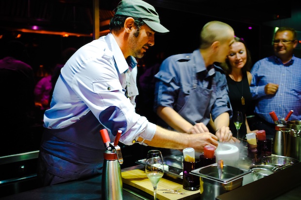 Un restaurant étrange, une expérience unique : Ultraviolet à Shanghai ...